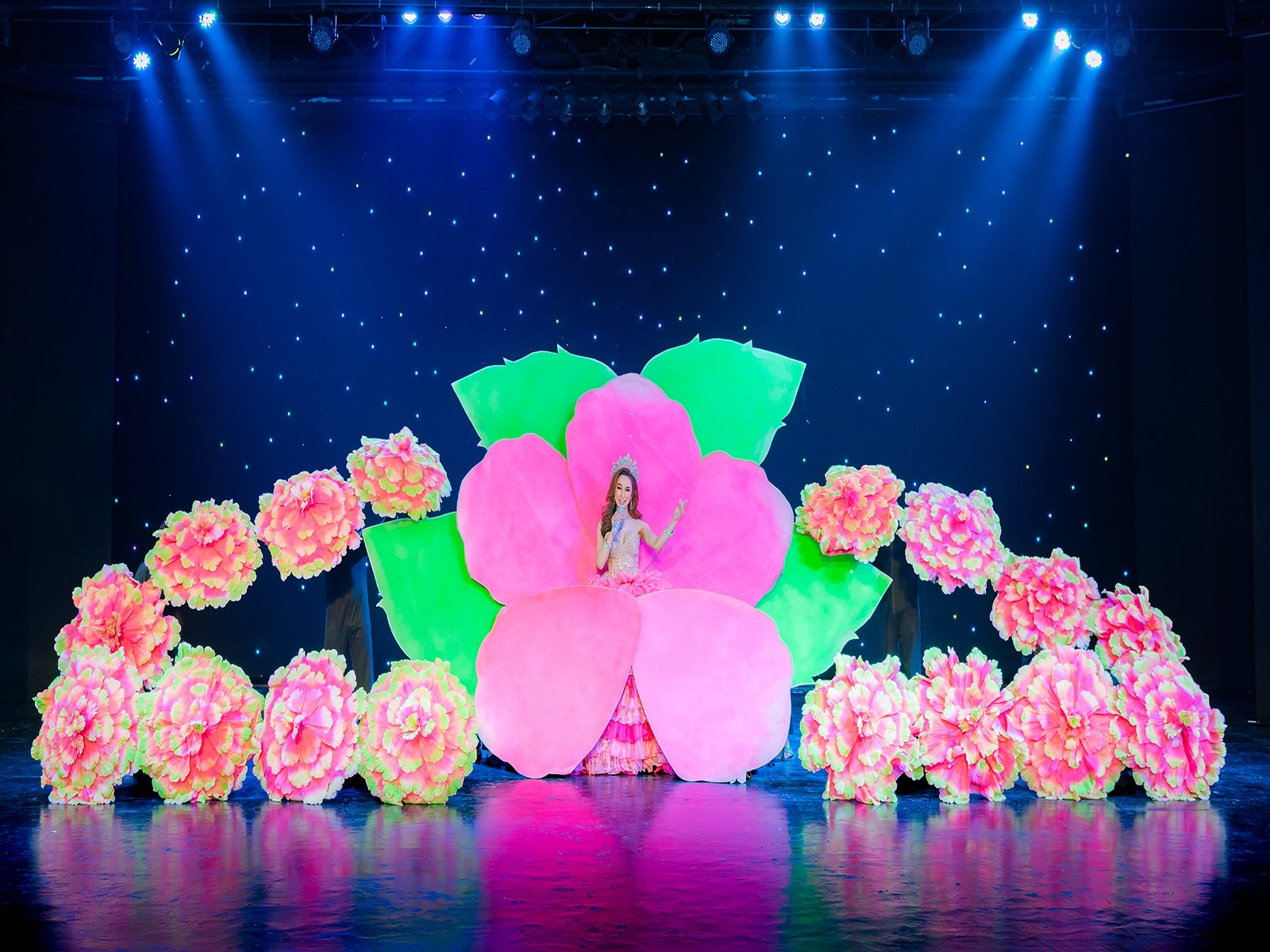 Aphrodite Cabaret Show - Phuket Tourist Association